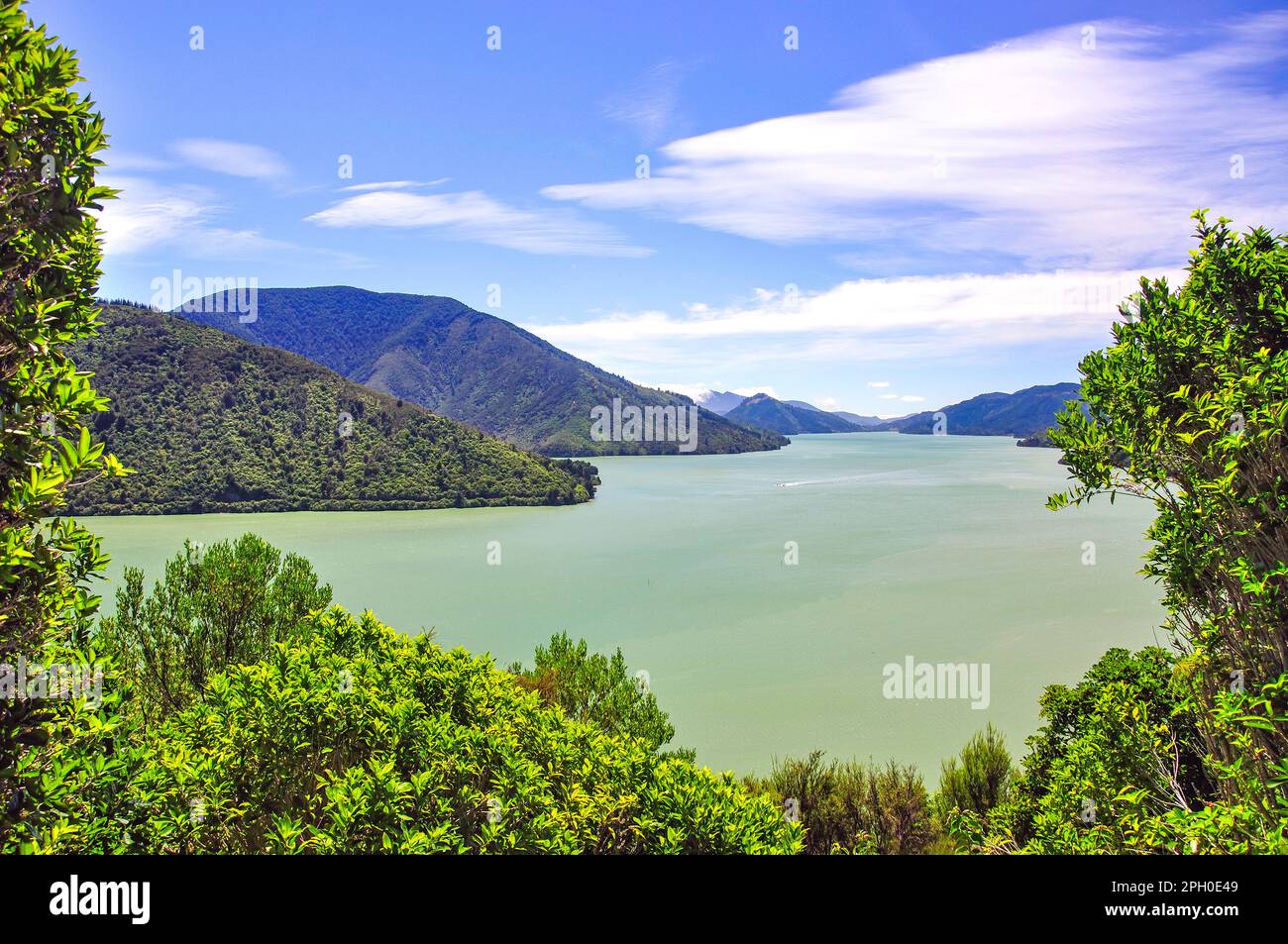Mahau Sound view from Cullen Point Lookout, Queen Charlotte Drive ...