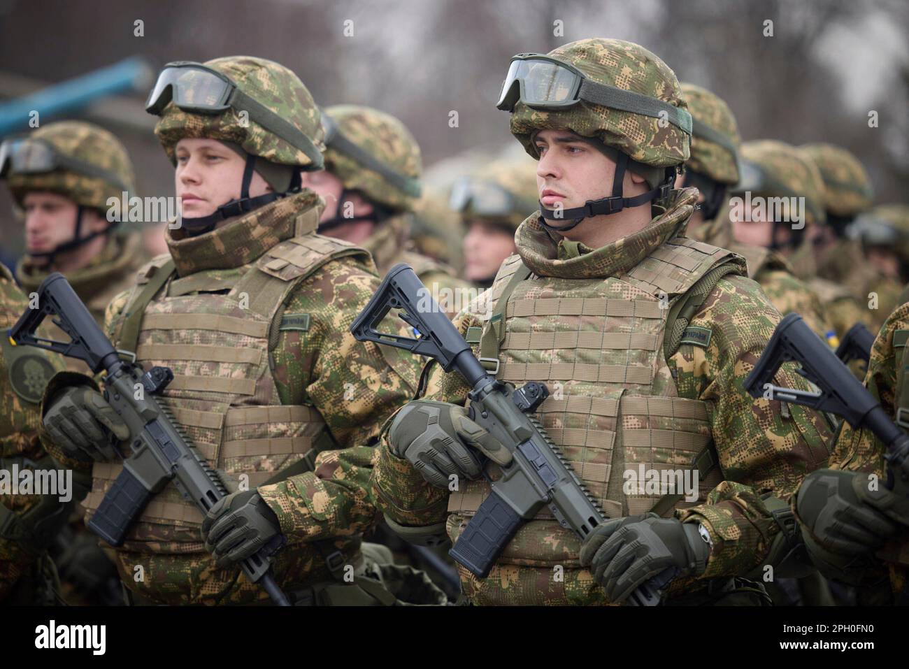 war in Ukraine. Ukrainian soldiers, military in uniform, combat gear ...