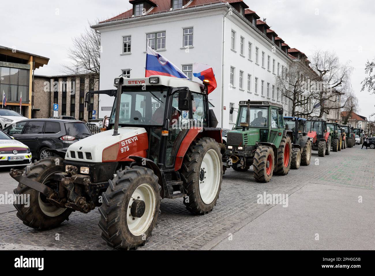 Tractors demo hi-res stock photography and images - Alamy