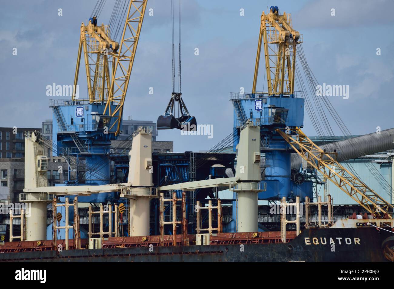 Cargo ship EQUATOR at Tate & Lyle Sugar's Thames Refinery at Silvertown ...