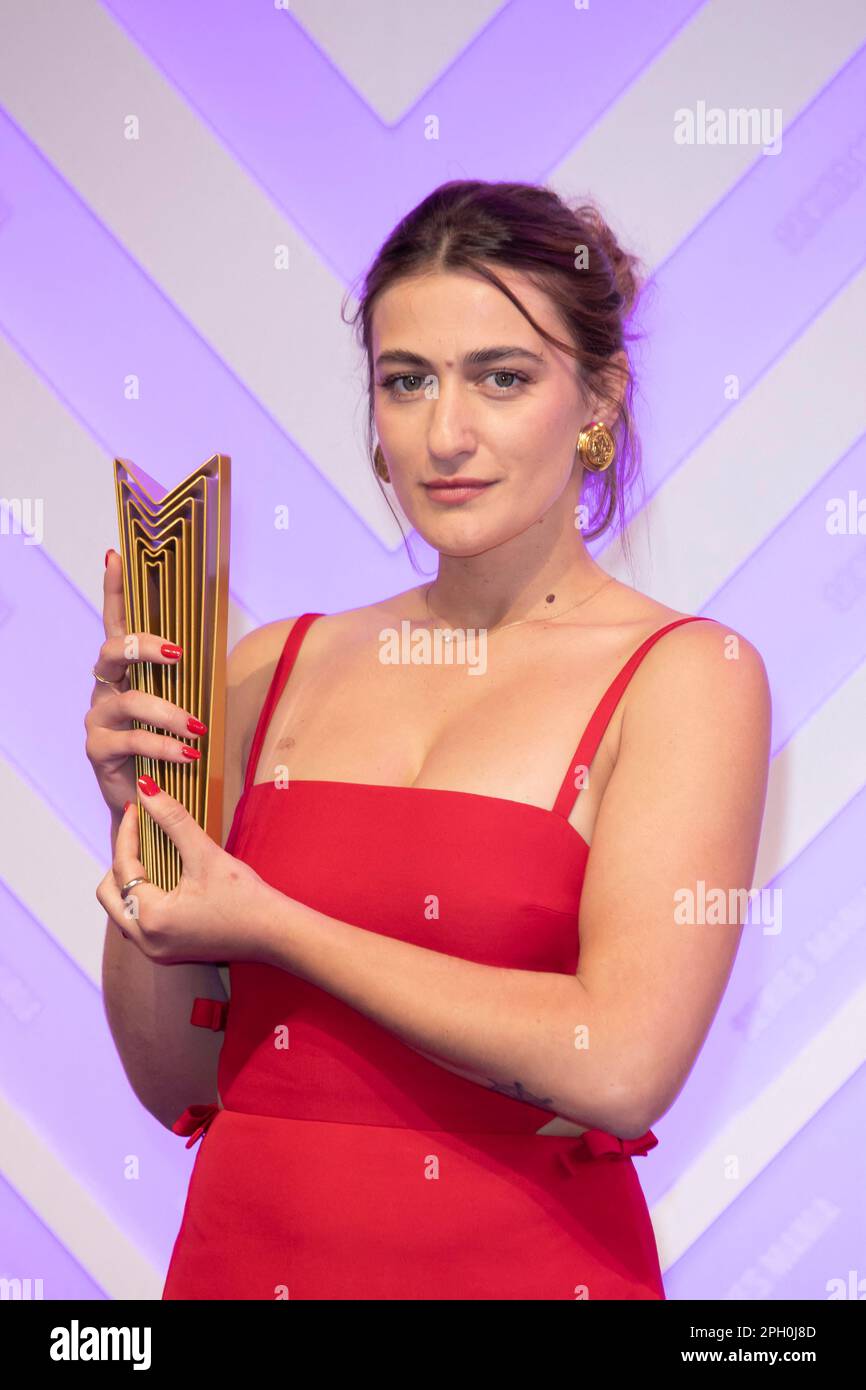 Actress awarded hi-res stock photography and images - Alamy