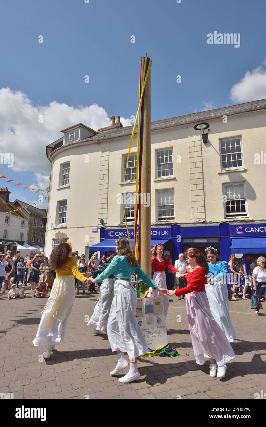 Shaftesbury dance group Steps in Time perform a traditional maypole ...