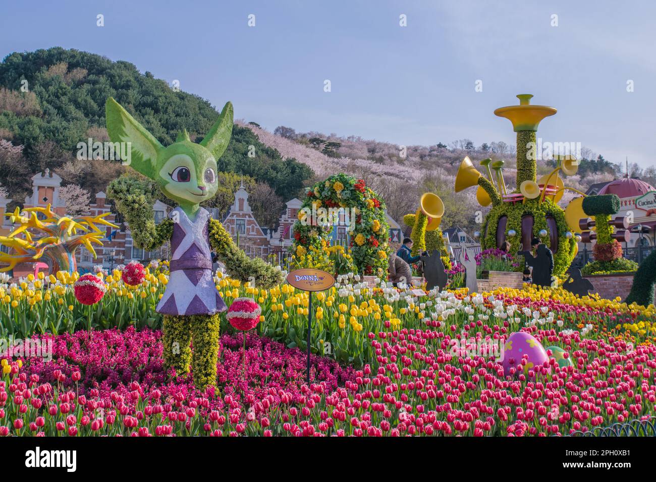 sculpture made of flowers in Everland theme park of Seoul, south Korea Stock Photo - Alamy