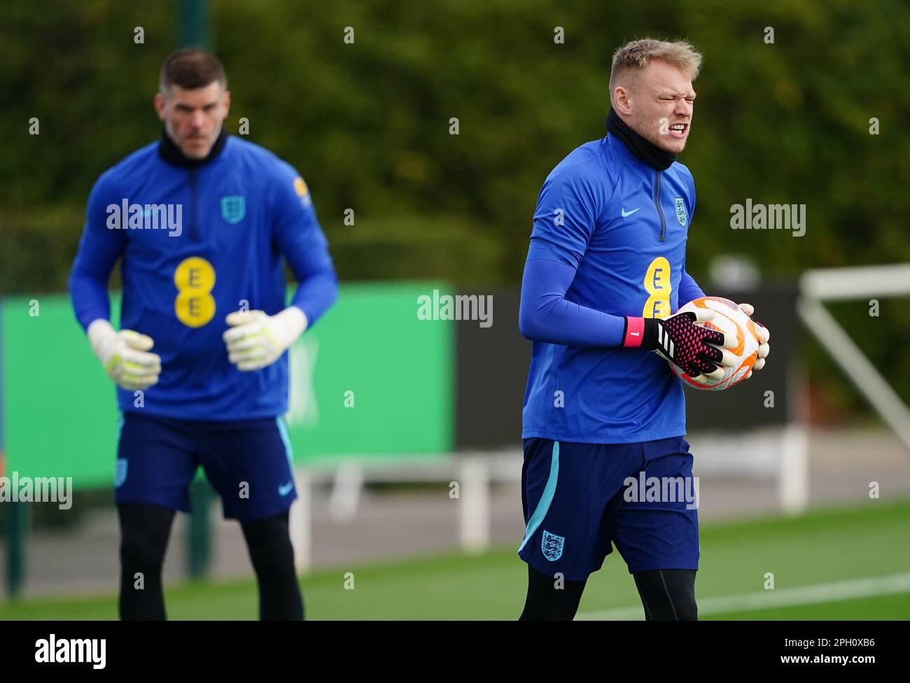 England's Aaron Ramsdale and Fraser Forster (left) during a training ...