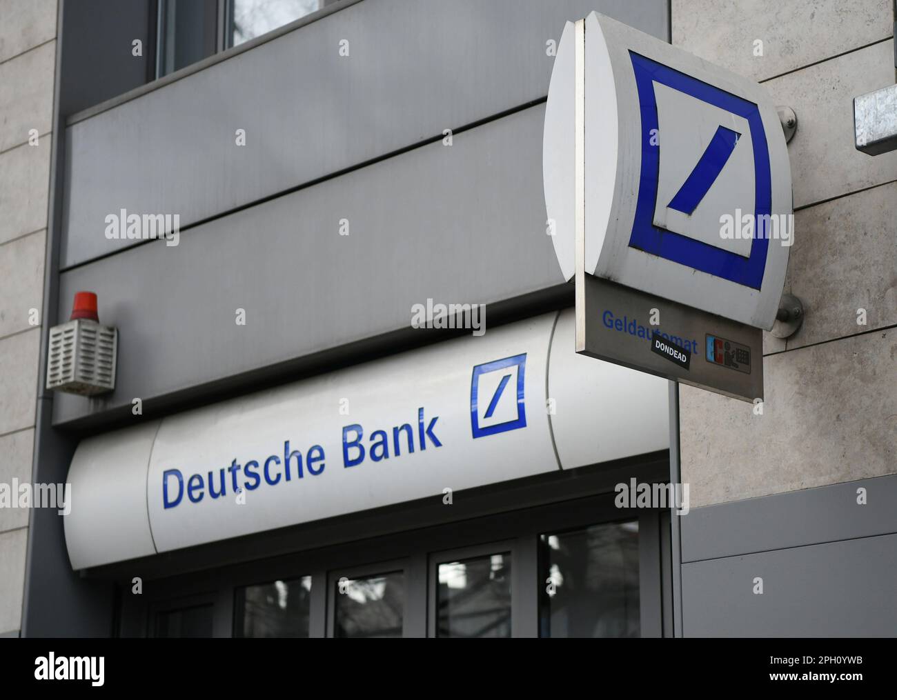 Berlin germany deutsche bank branch hi-res stock photography and images ...