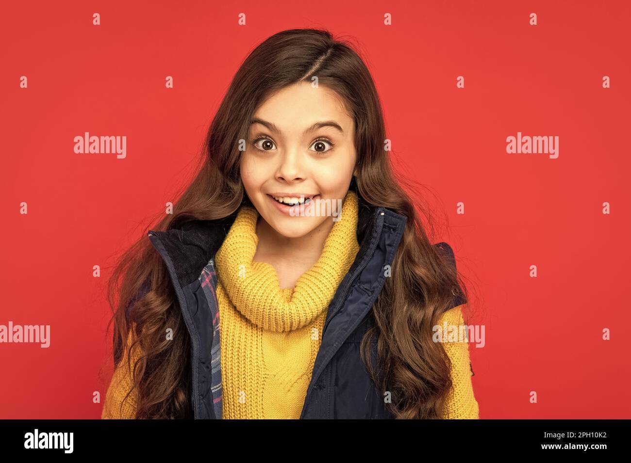 Tween girl face surprised hi-res stock photography and images - Alamy