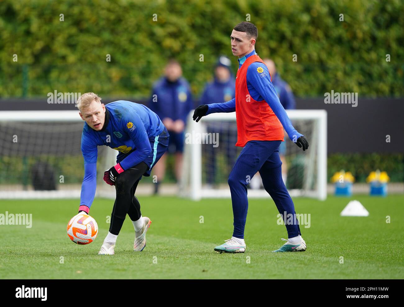 England's Aaron Ramsdale and Phil Foden during a training session at ...