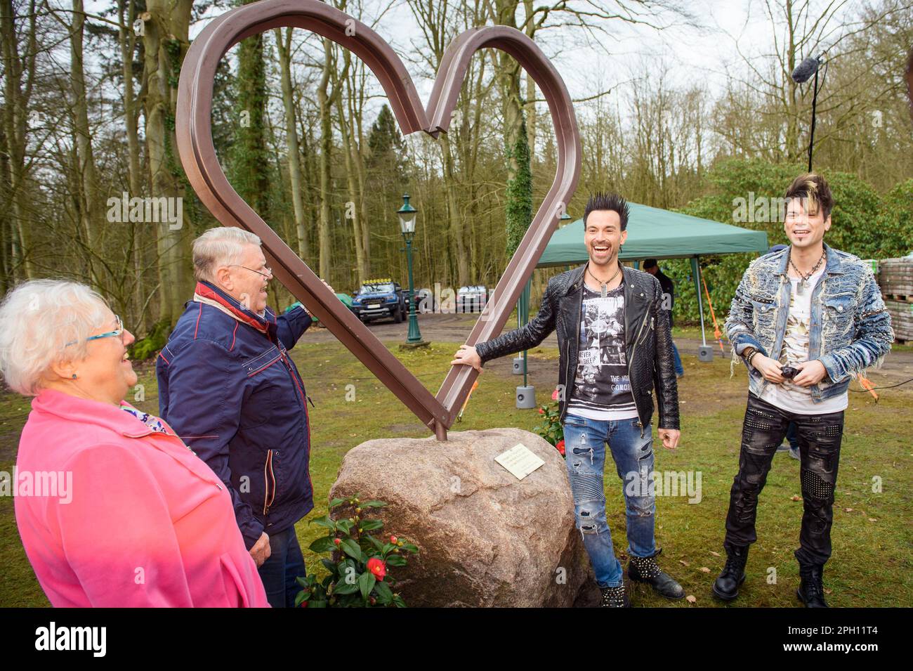 25 March 2023, Schleswig-Holstein, Preetz: The magician duo Andreas ...