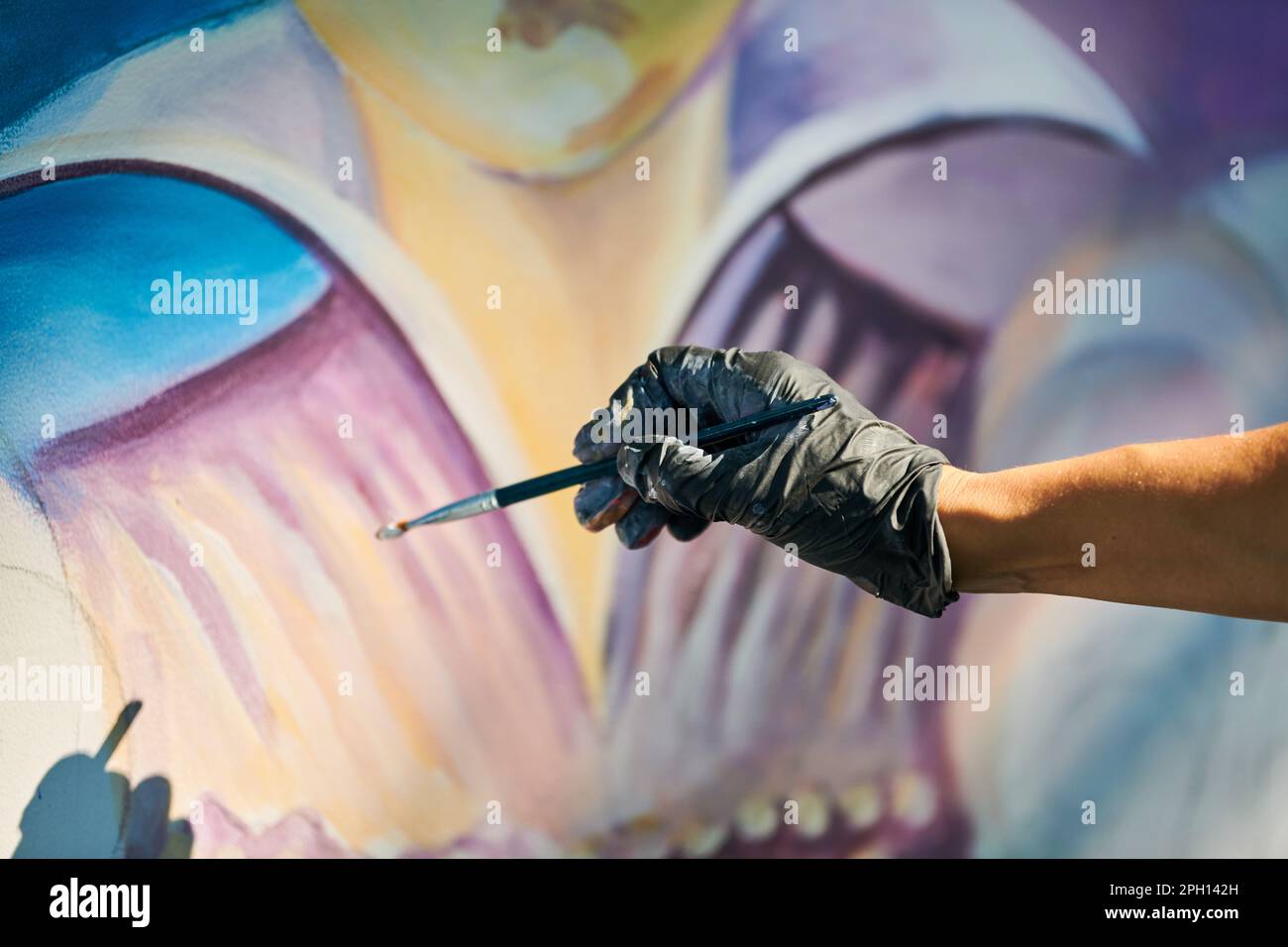 Drawing process girl hand hold hi-res stock photography and images - Alamy