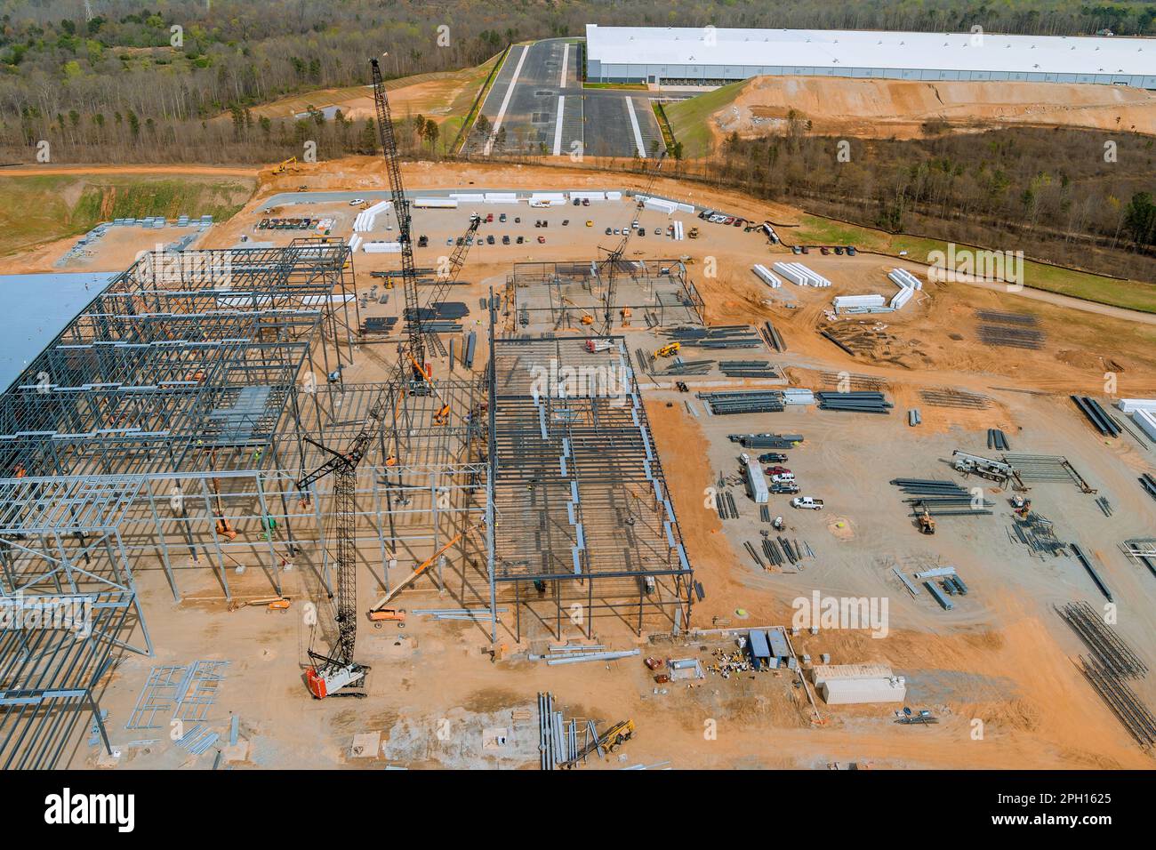 Among numerous applications of crawler cranes in construction of ...