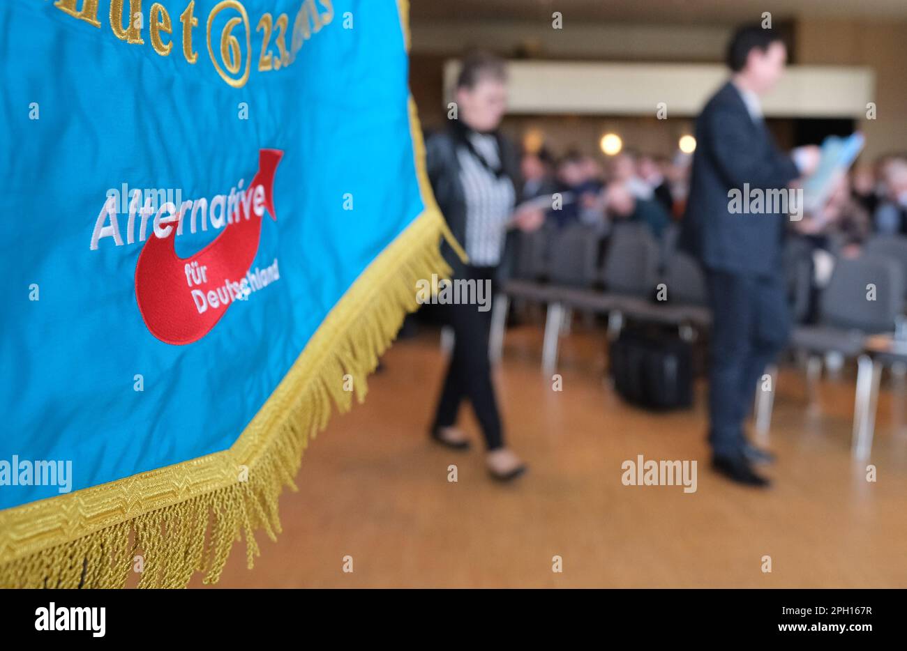 Glauchau, Germany. 25th Mar, 2023. An AfD banner in a hall of the ...