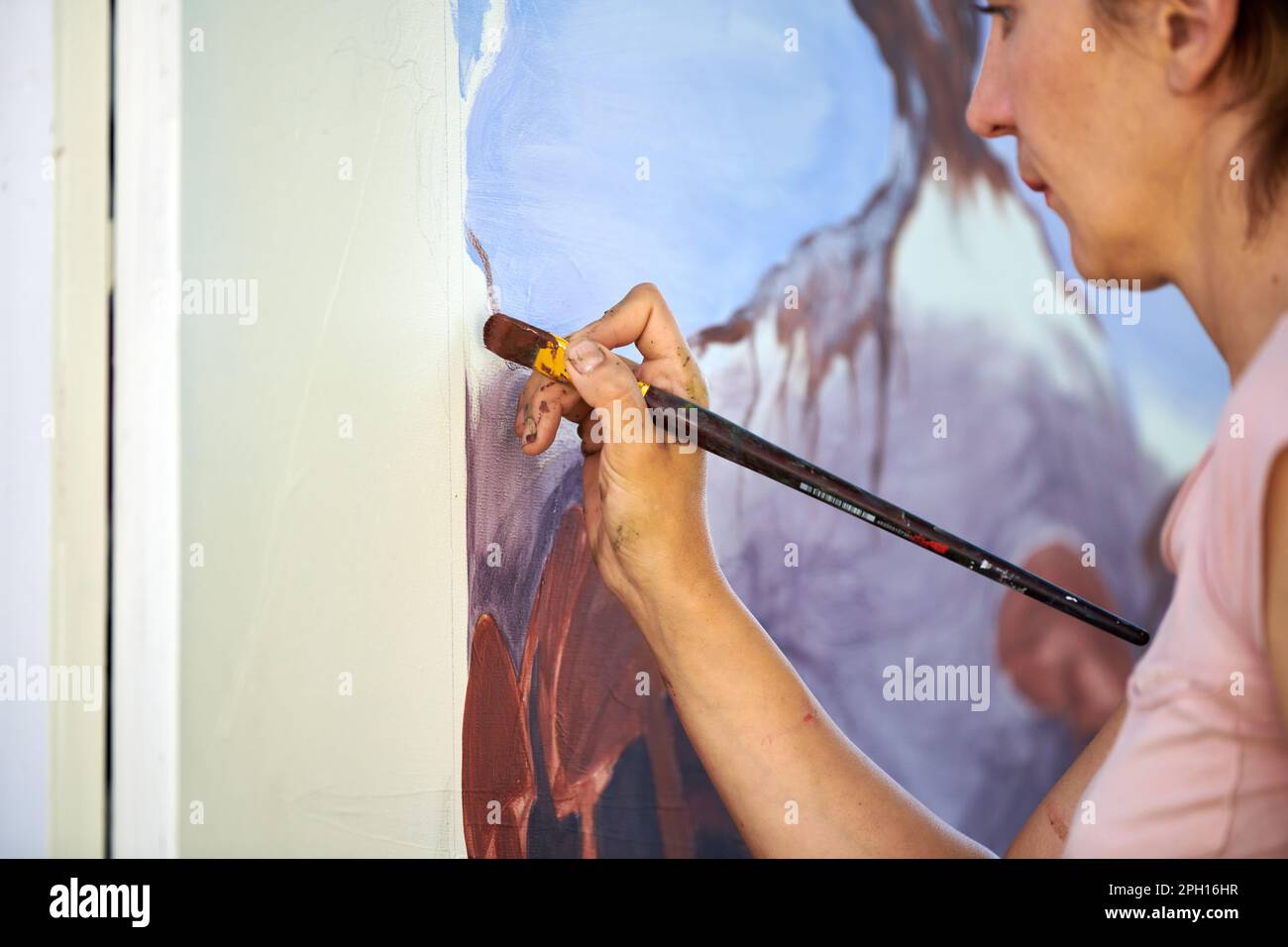 Drawing process girl hand hold hi-res stock photography and images - Alamy