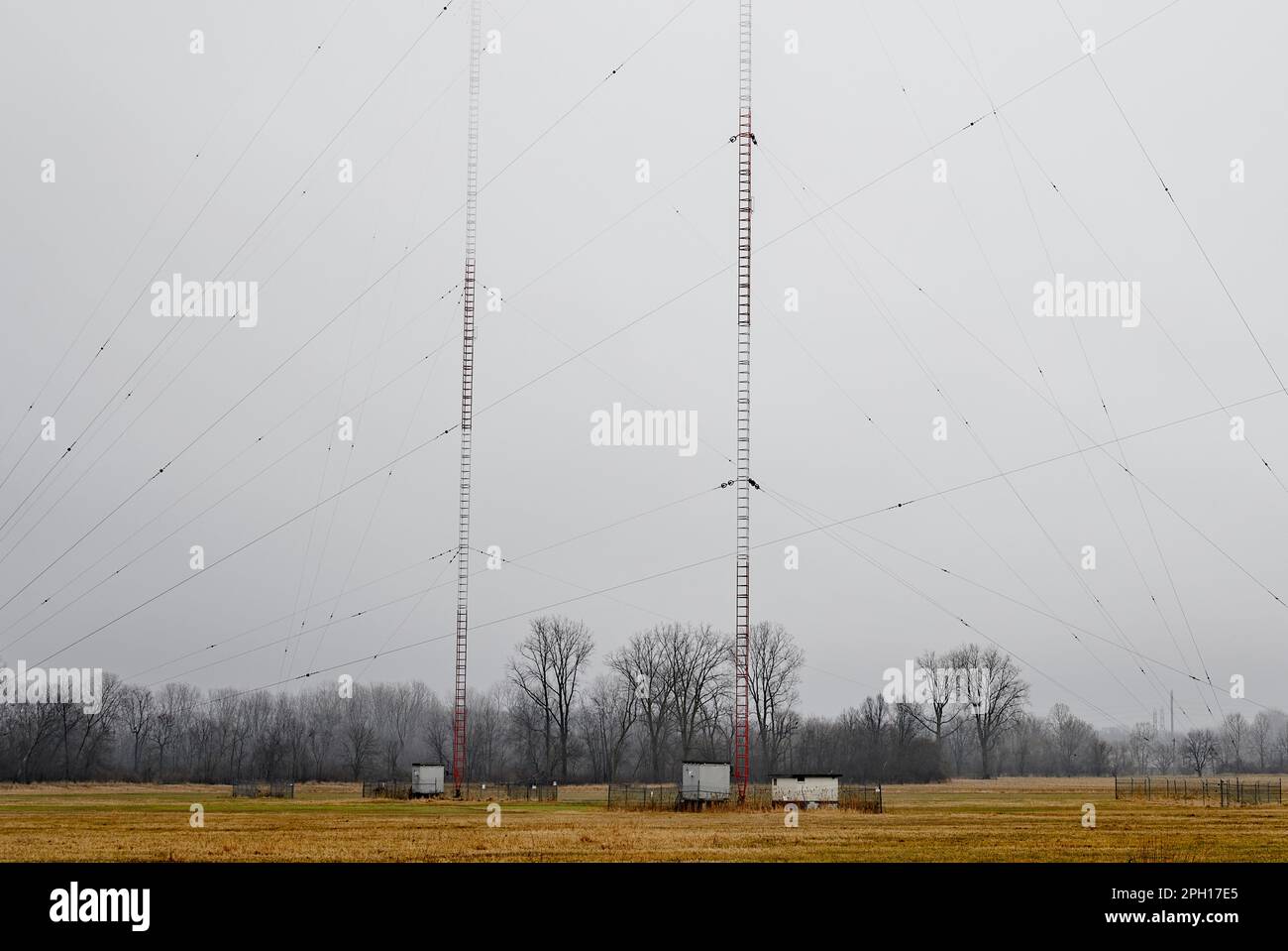 Radio towers hi-res stock photography and images - Alamy