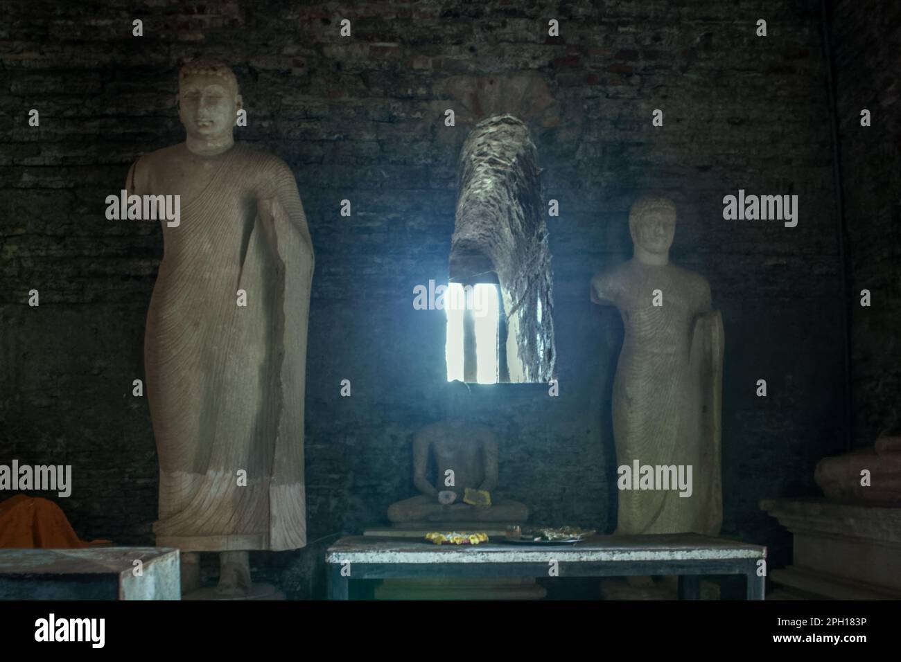 Buddha statue inside the shrine at Dalada Maluwa (Quadrangle ...