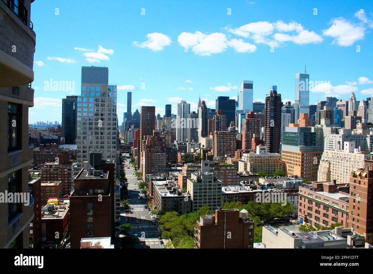 1st avenue hi-res stock photography and images - Alamy