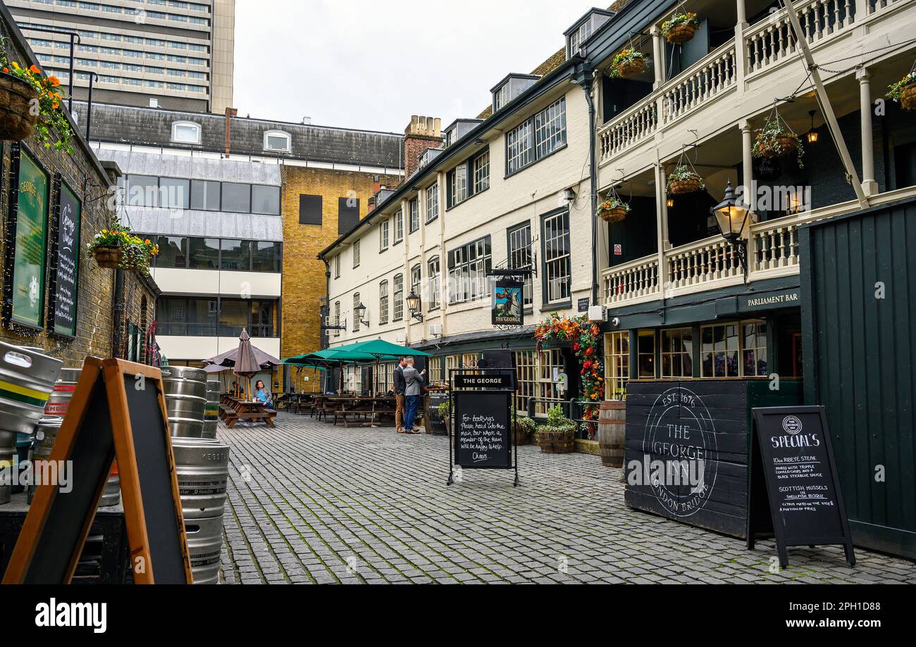 London, UK: The George Inn, a traditional pub just off Borough High ...