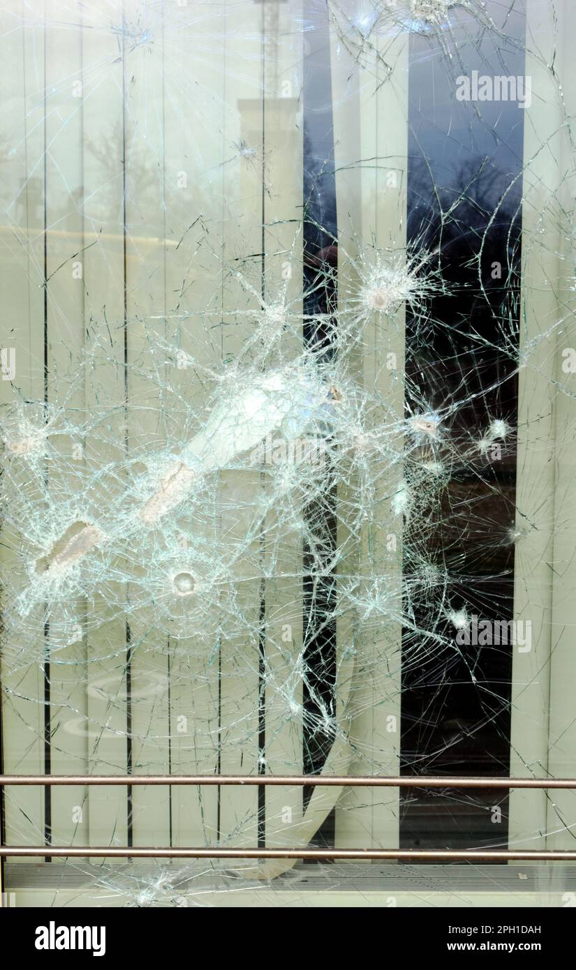 Demolished architecture hi-res stock photography and images - Alamy