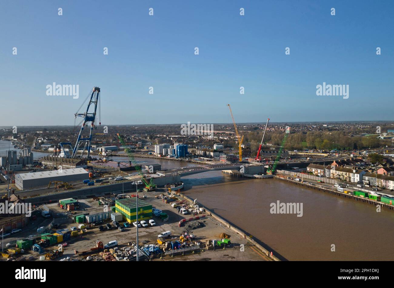 Great Yarmouth's new bridge near completion now the 700 tonne bascule ...