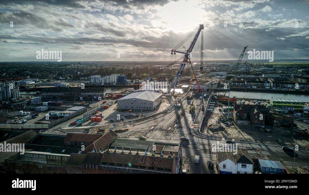 Matador 3 floating crane towers over Great Yarmouth port as it lifts ...
