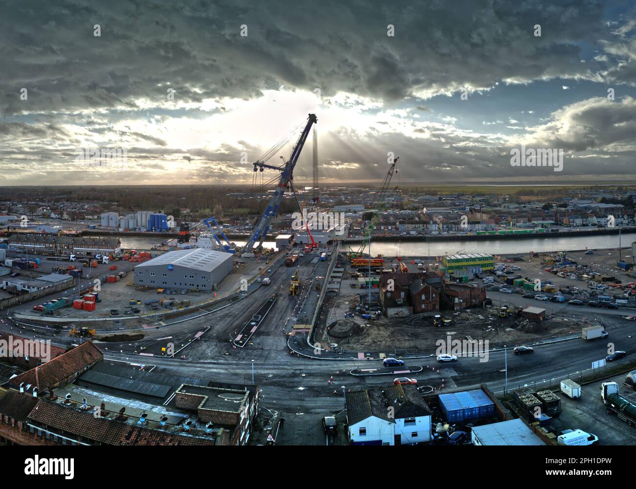 Matador 3 floating crane towers over Great Yarmouth port as it lifts ...