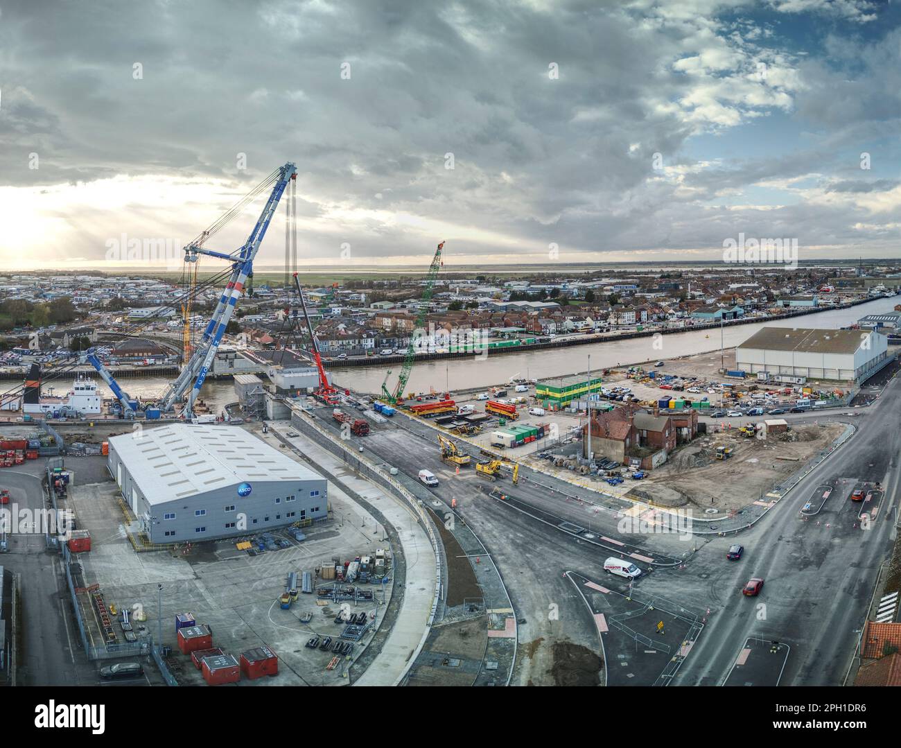 Matador 3 floating crane towers over Great Yarmouth port as it lifts ...