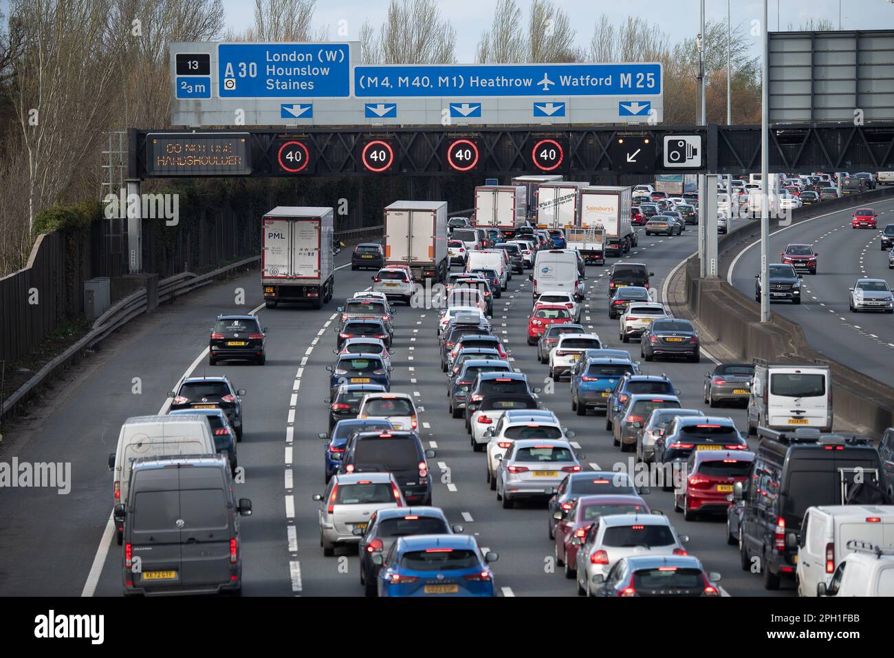 Egham, Surrey, UK. 25th March, 2023. The M25 at Egham, Surrey. There ...