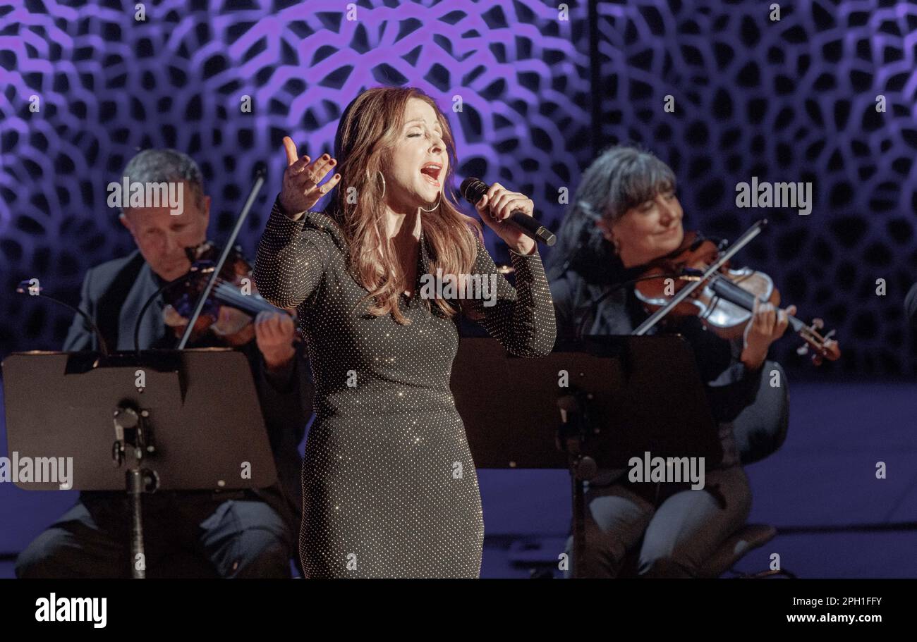 25 March 2023, Hamburg: Singer Vicky Leandros sings at her "I love life ...