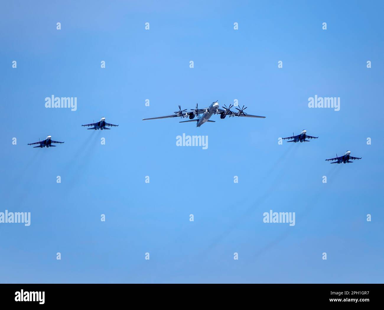 MOSCOW, RUSSIA - MAY 7, 2022: Avia parade in Moscow. su-35 and ...