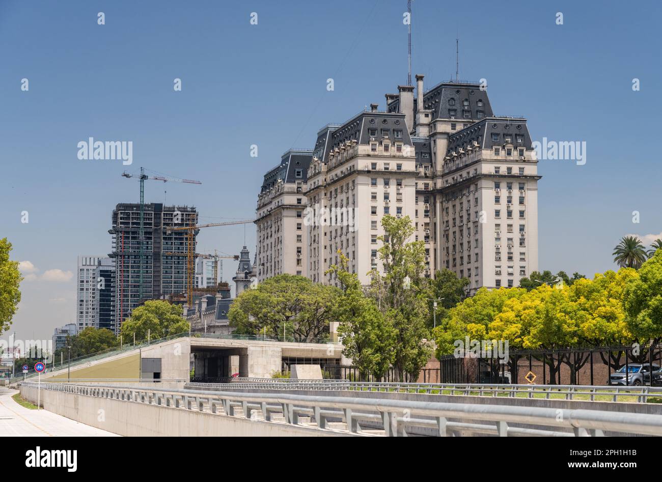 The Libertador Building or Edificio Libertador houses the Ministry of Defense in Buenos Aires ...