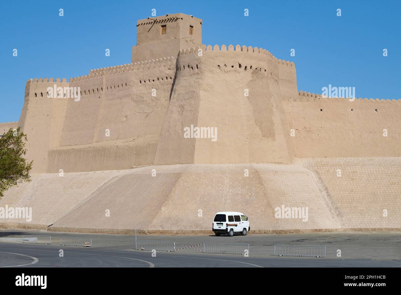 KHIVA, UZBEKISTAN - SEPTEMBER 07, 2022: Chevrolet Damas minibus at the ...