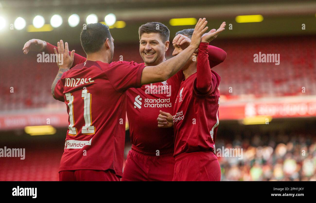 Liverpool Legends Mark Gonzalez celebrate scoring with Steven Gerrard ...