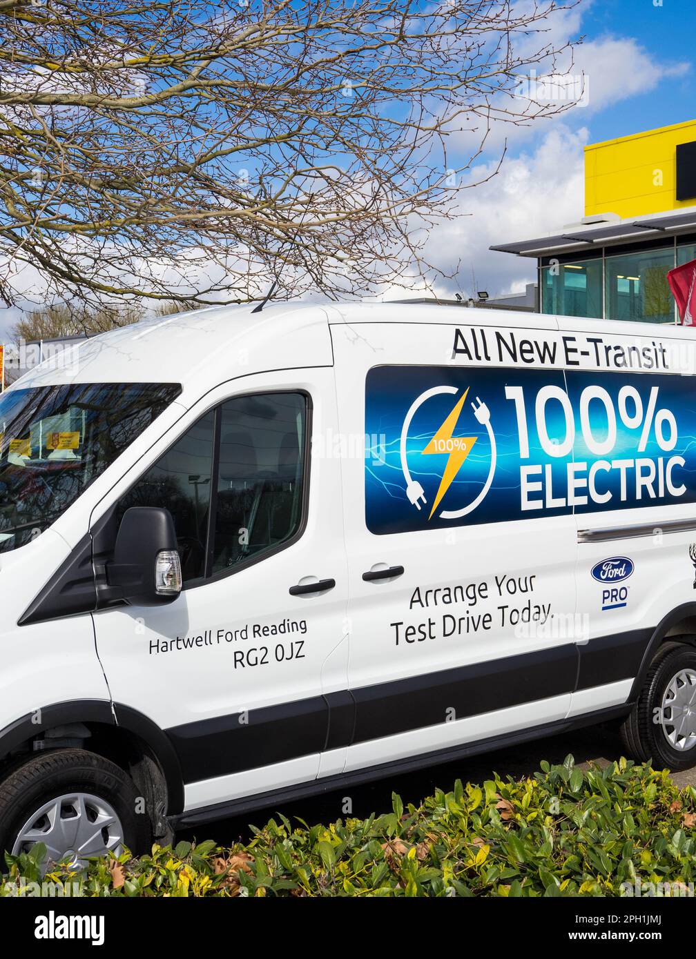 Electric ford e transit van hi-res stock photography and images - Alamy