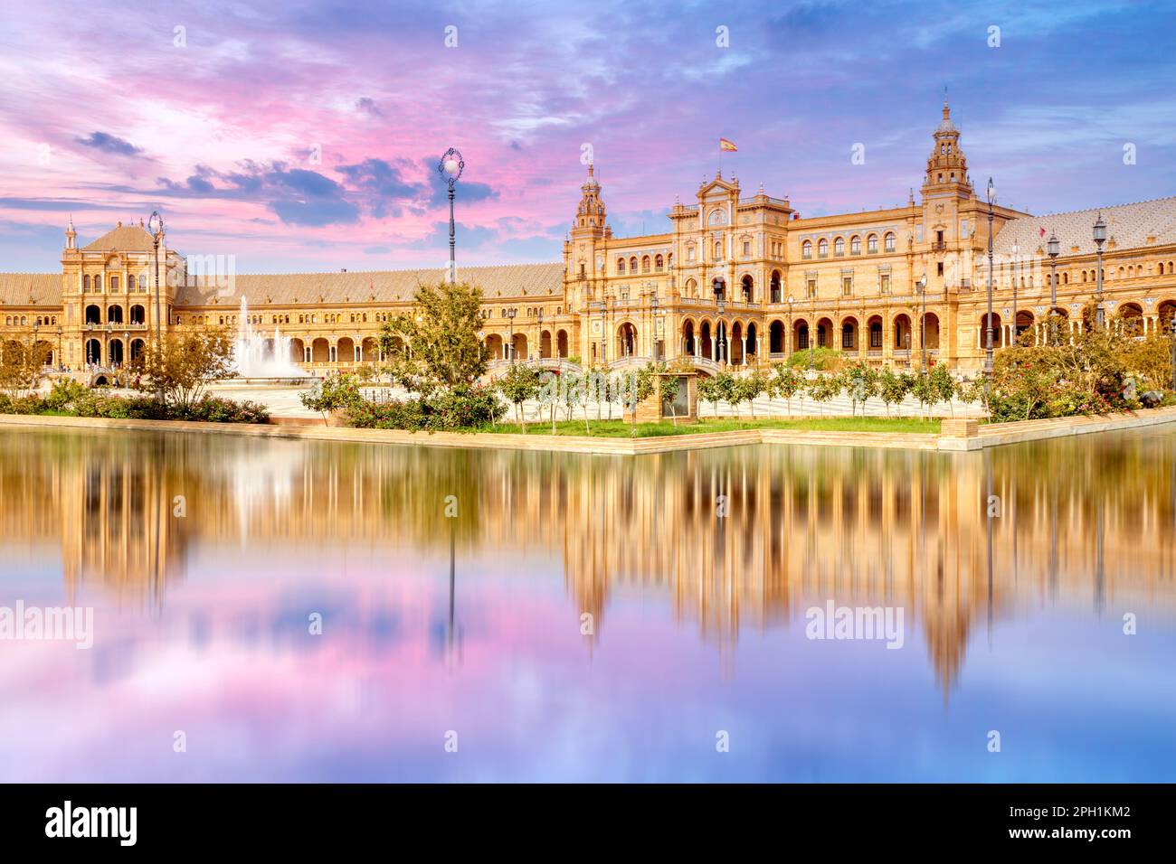 Plaza de la ciudad de sevilla hi-res stock photography and images - Alamy