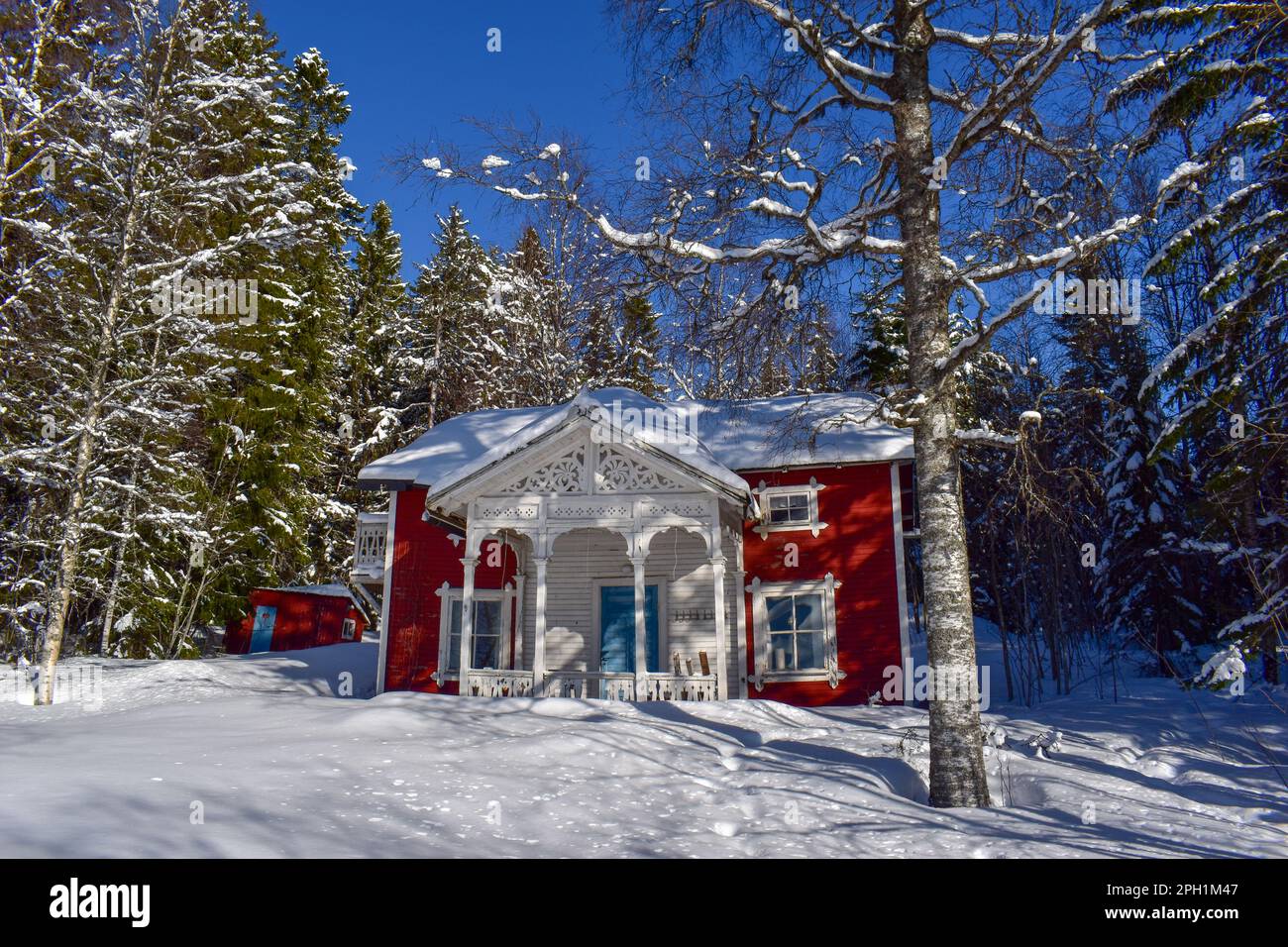 Beautiful super Finnish winter landscape with red wooden finnish house ...