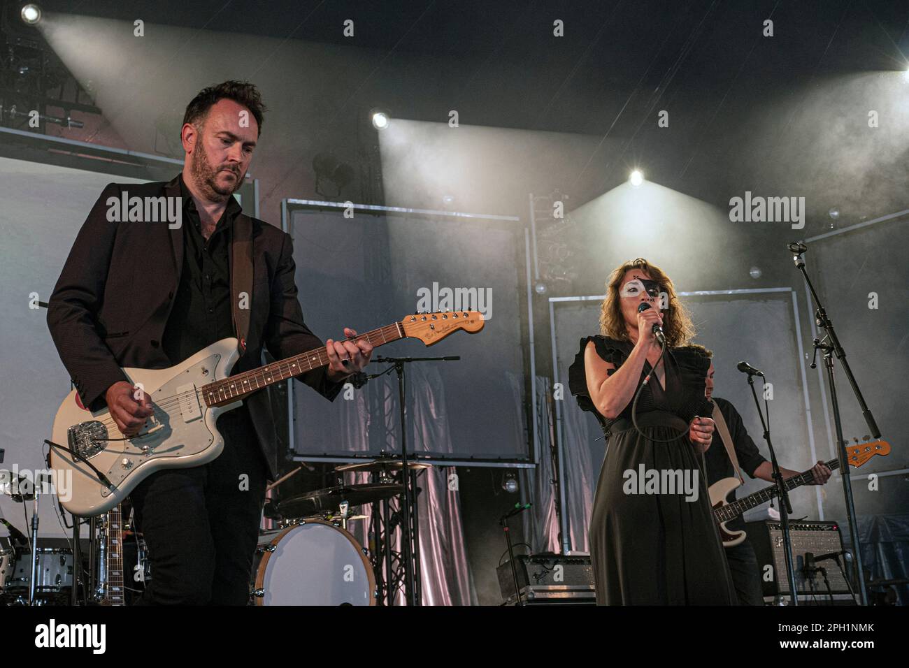 Robin foster hi-res stock photography and images - Alamy