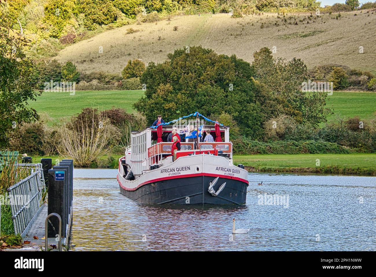 The African Queen Approaching Mapledurham Lock, Berkshire, UK Stock ...