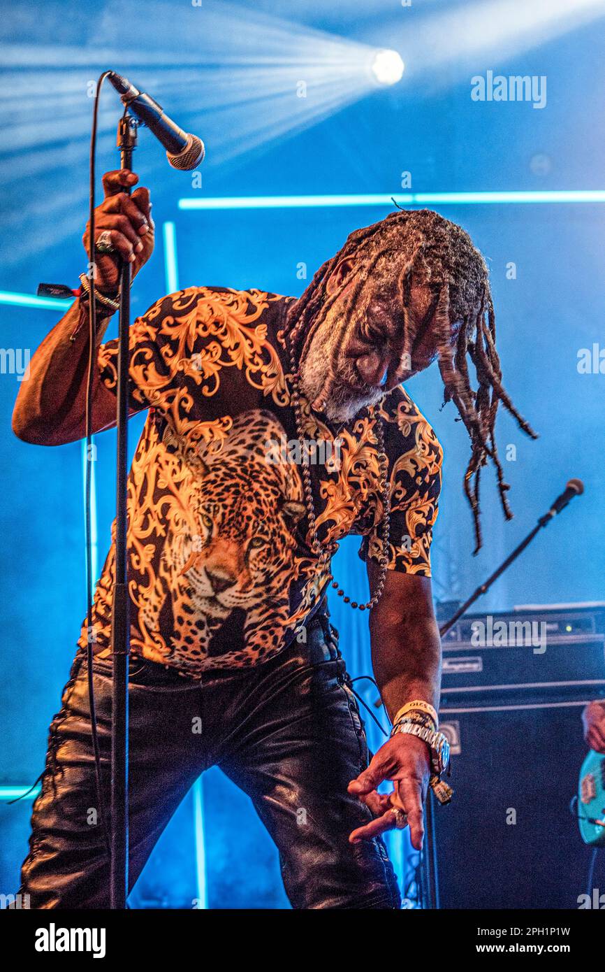 Winston McAnuff , reggae jamaïcain Stock Photo - Alamy