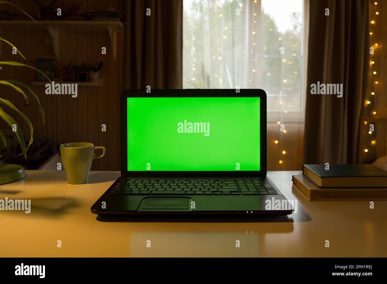 Laptop Computer with Green Mock-up Screen. Green Screen Device Stands ...