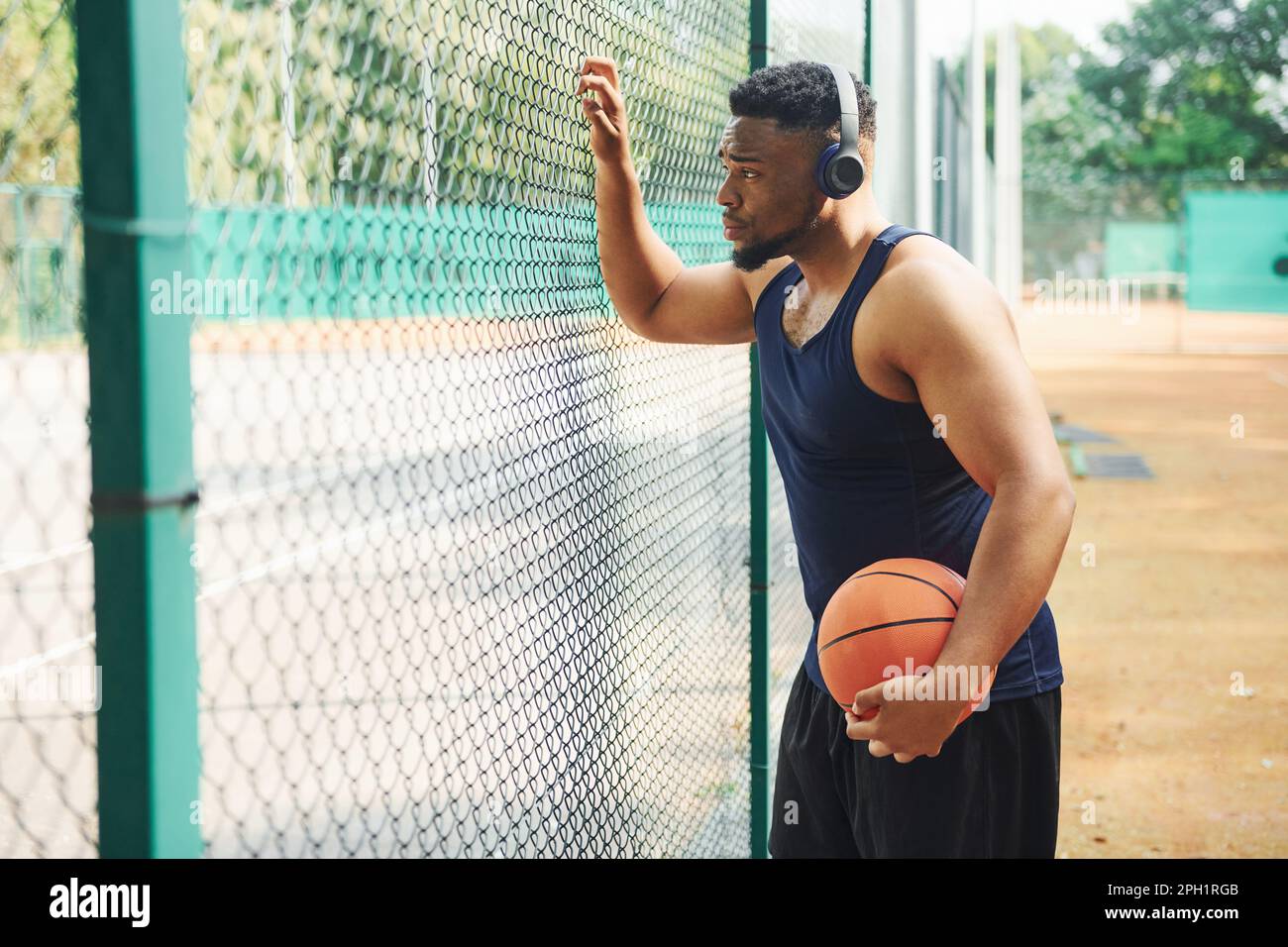 African man headphones takes hi-res stock photography and images - Alamy