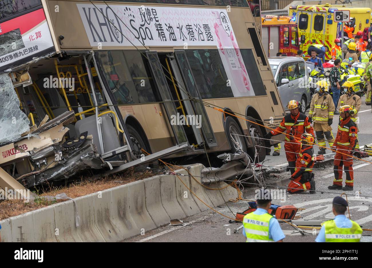 A double decker KMB bus, on route 290A from Tseung Kwan O to Tsuen Wan ...