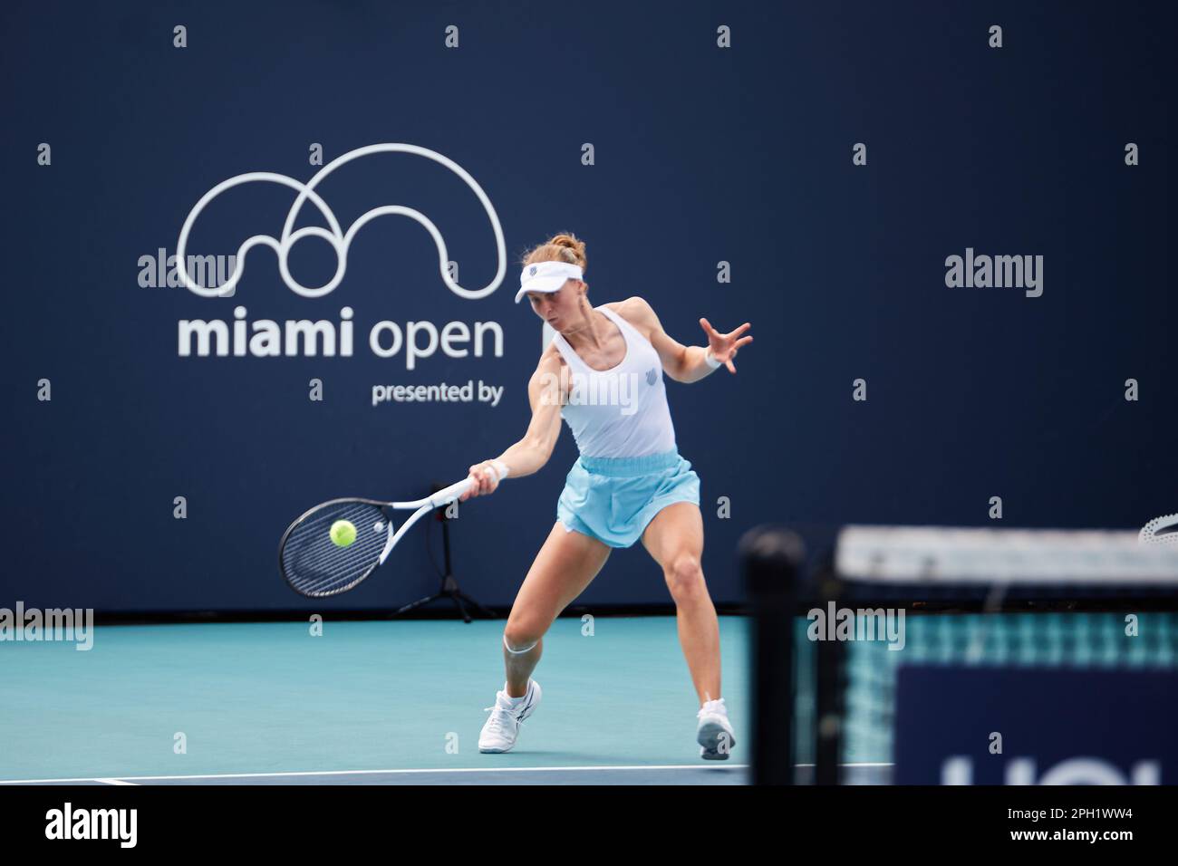 Miami Gardens, FL, USA. 25th March 2023. [WTA] [12] L. Samsonova vs [23] Q. Zheng (CHN) during ...