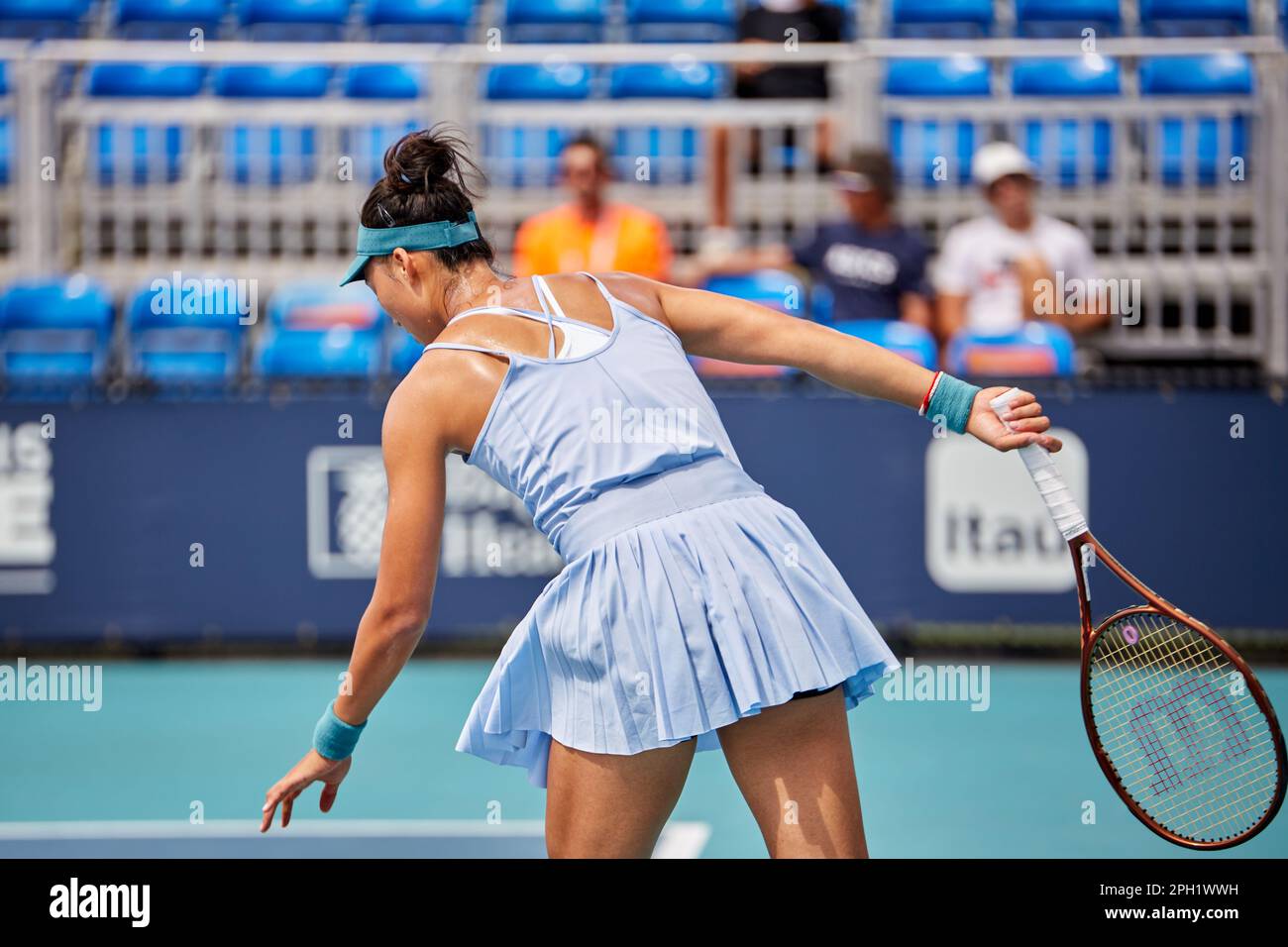 Miami Gardens, FL, USA. 25th March 2023. [WTA] [12] L. Samsonova vs [23] Q. Zheng (CHN) during ...