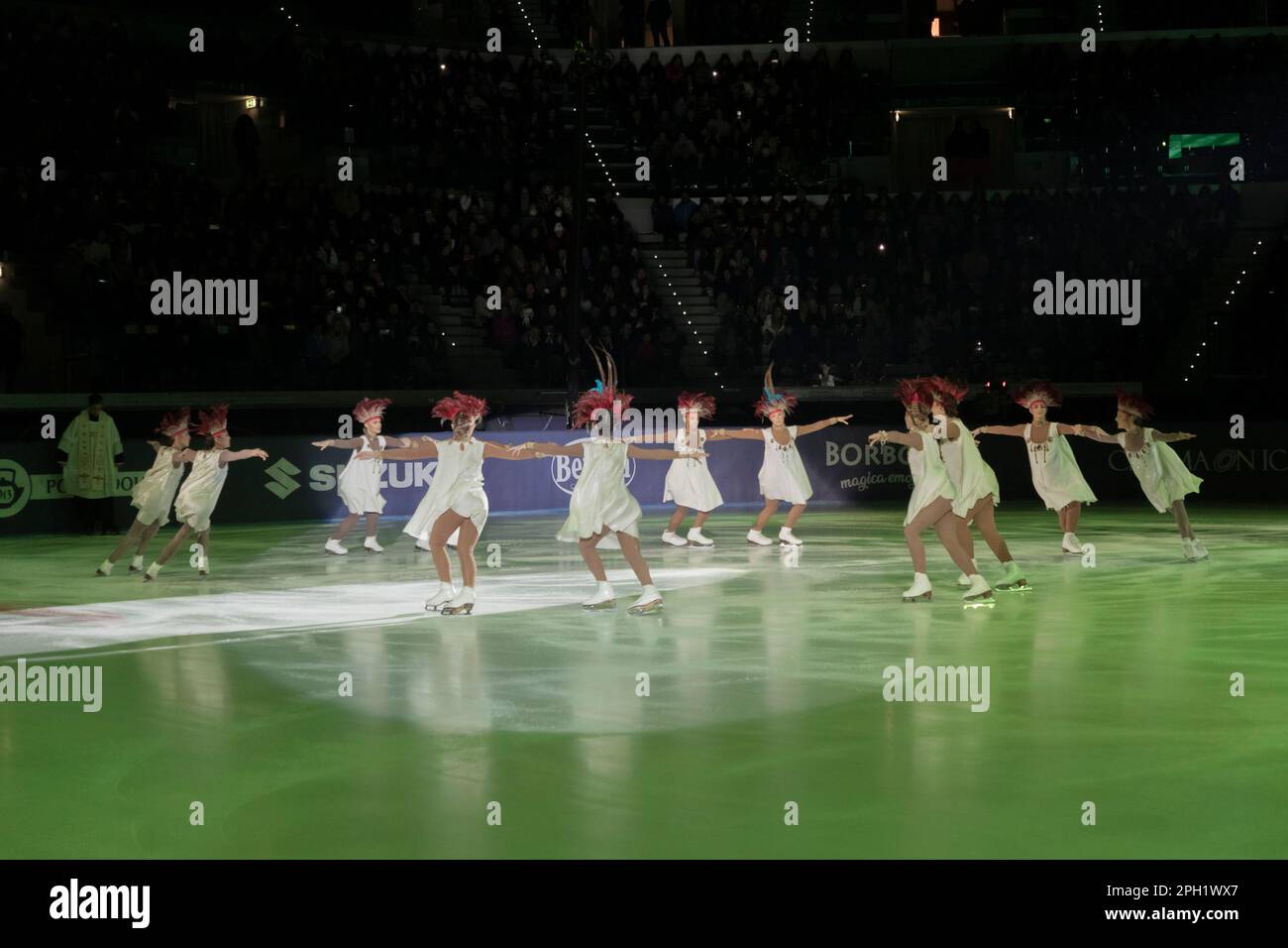 Show girls movie hi-res stock photography and images - Alamy