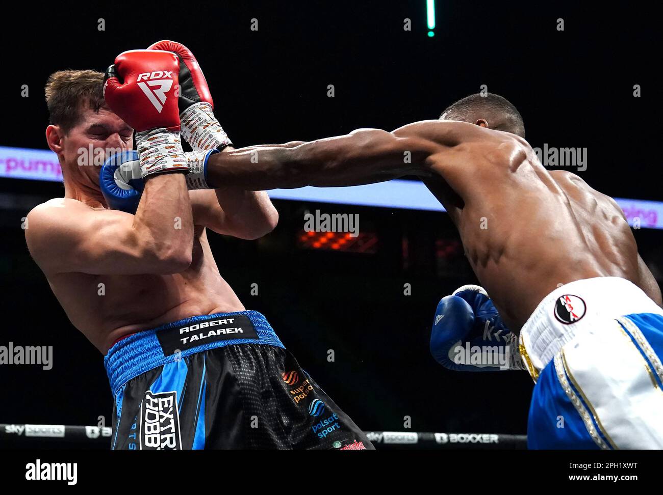Robert Talarek (left) and Shakiel Thompson in the middleweight bout at ...