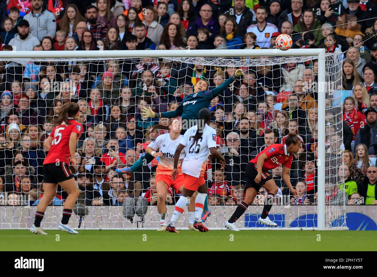 Mackenzie Arnold 1 Of West Ham United Makes A Save During The Fa Women