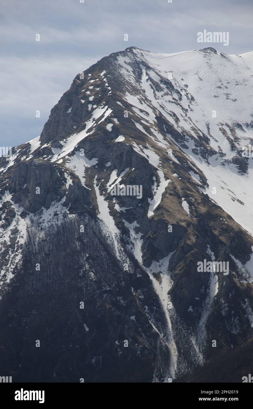 View of the peak of the famous Monte Vettore in the national park of ...
