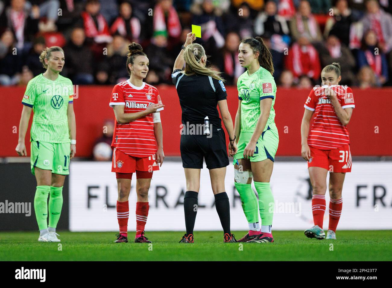 25 March 2023, Bavaria, Munich: Soccer, Women: Bundesliga, Bayern ...