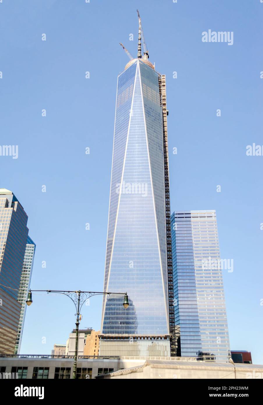 One World Trade Center May 2013 33 Us Attacks Wtc Iron Workers Stock