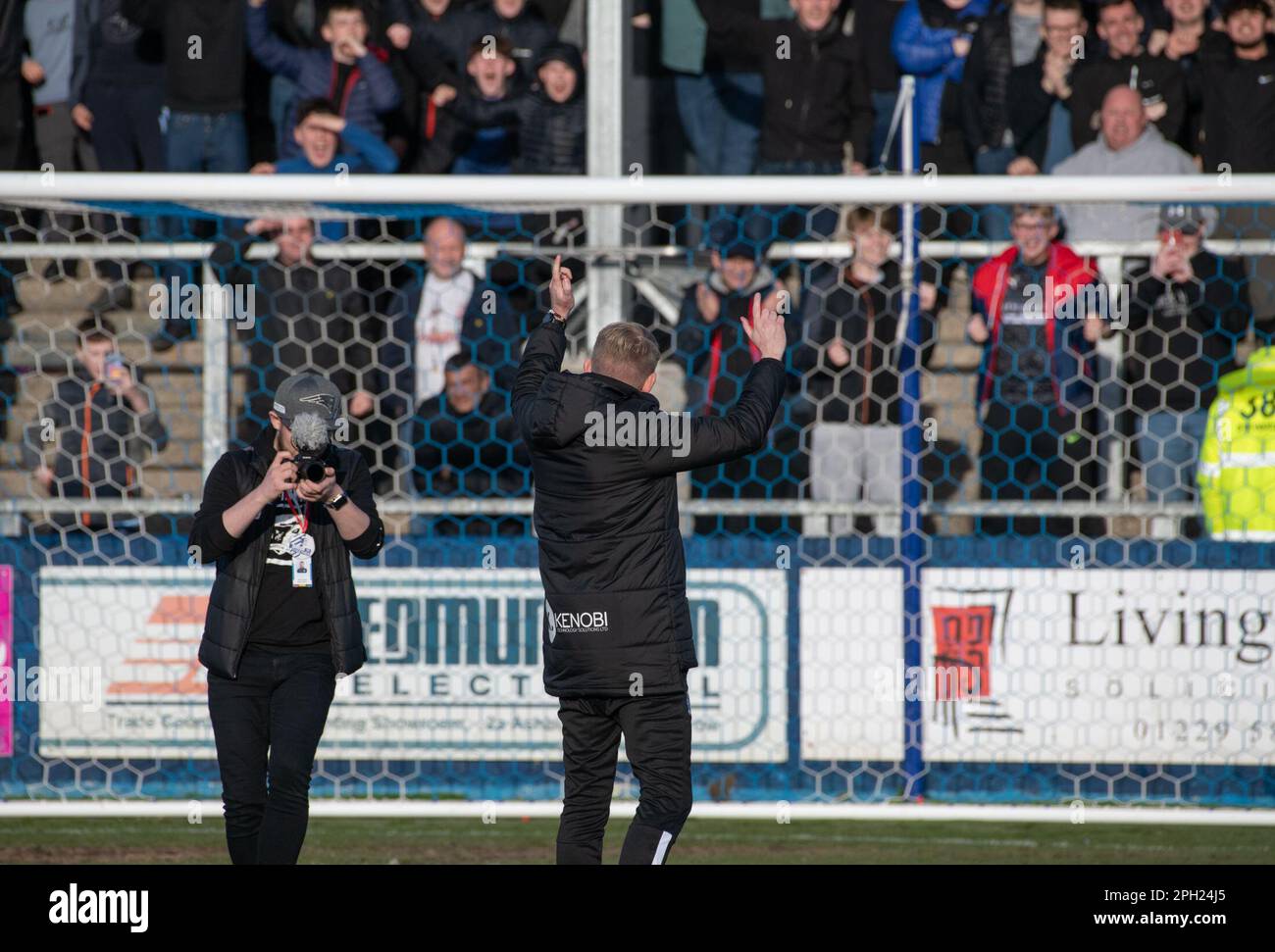 Manager of barrow afc hi-res stock photography and images - Alamy