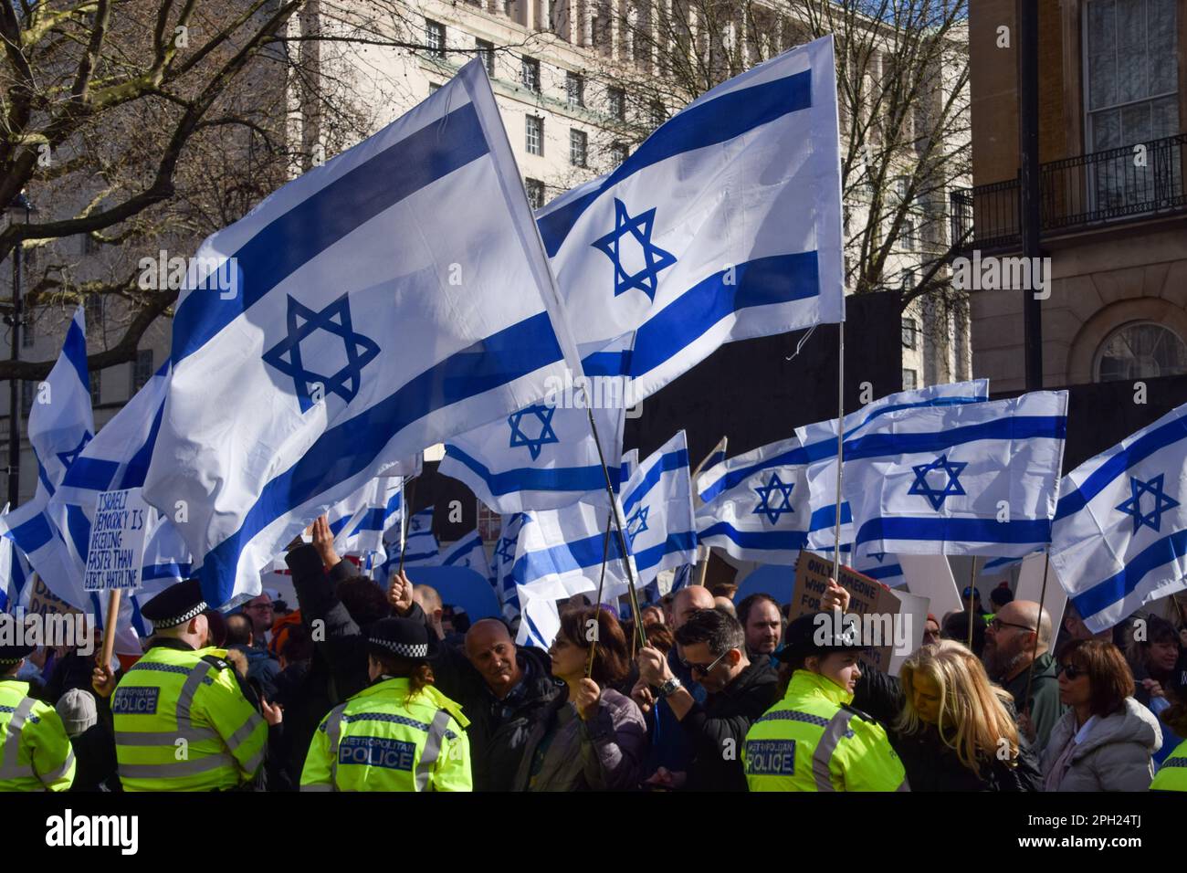 London, UK. 24th March 2023. Crowds of British Israelis and British ...
